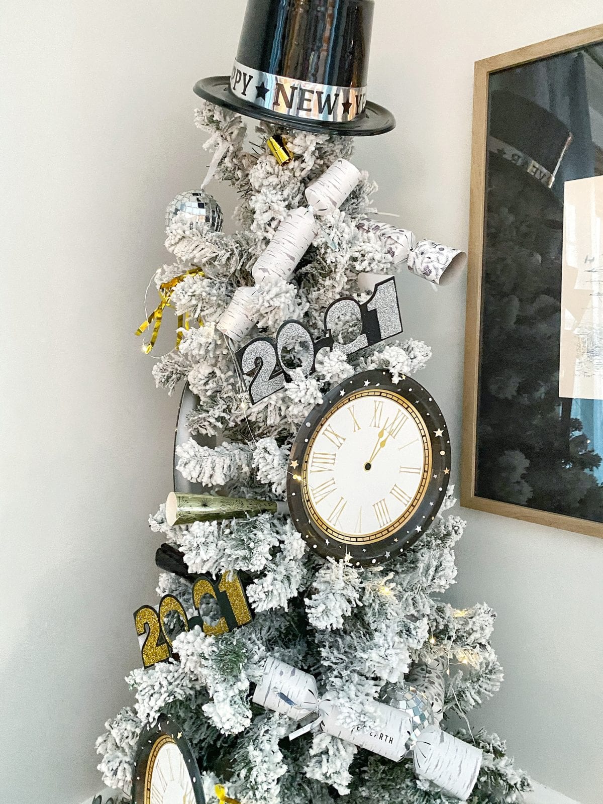 How to Decorate a New Year's Eve Tree and Countdown Festively to 2021 ...
